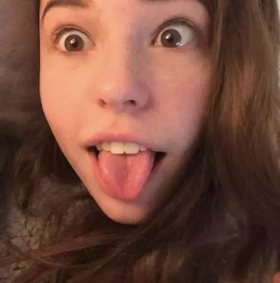 21 Stunning Belle Delphine's Photos Without Makeup | Fabbon